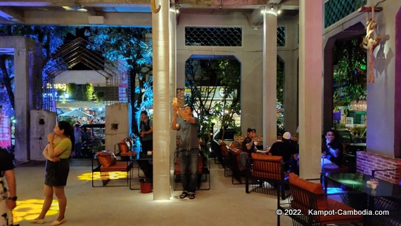 Duang-Te-Deux in Kampot, Cambodia. Restaurant. Club. Sky Bar.